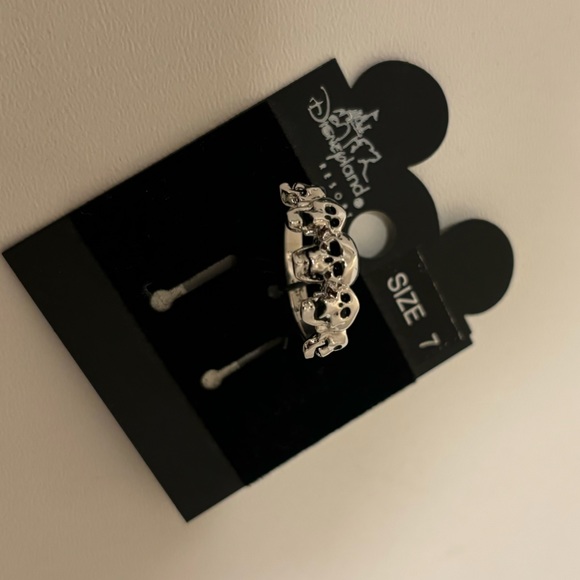 Disney | Jewelry | Disney Disneyland 5 Skull Ring Size 7 | Poshmark